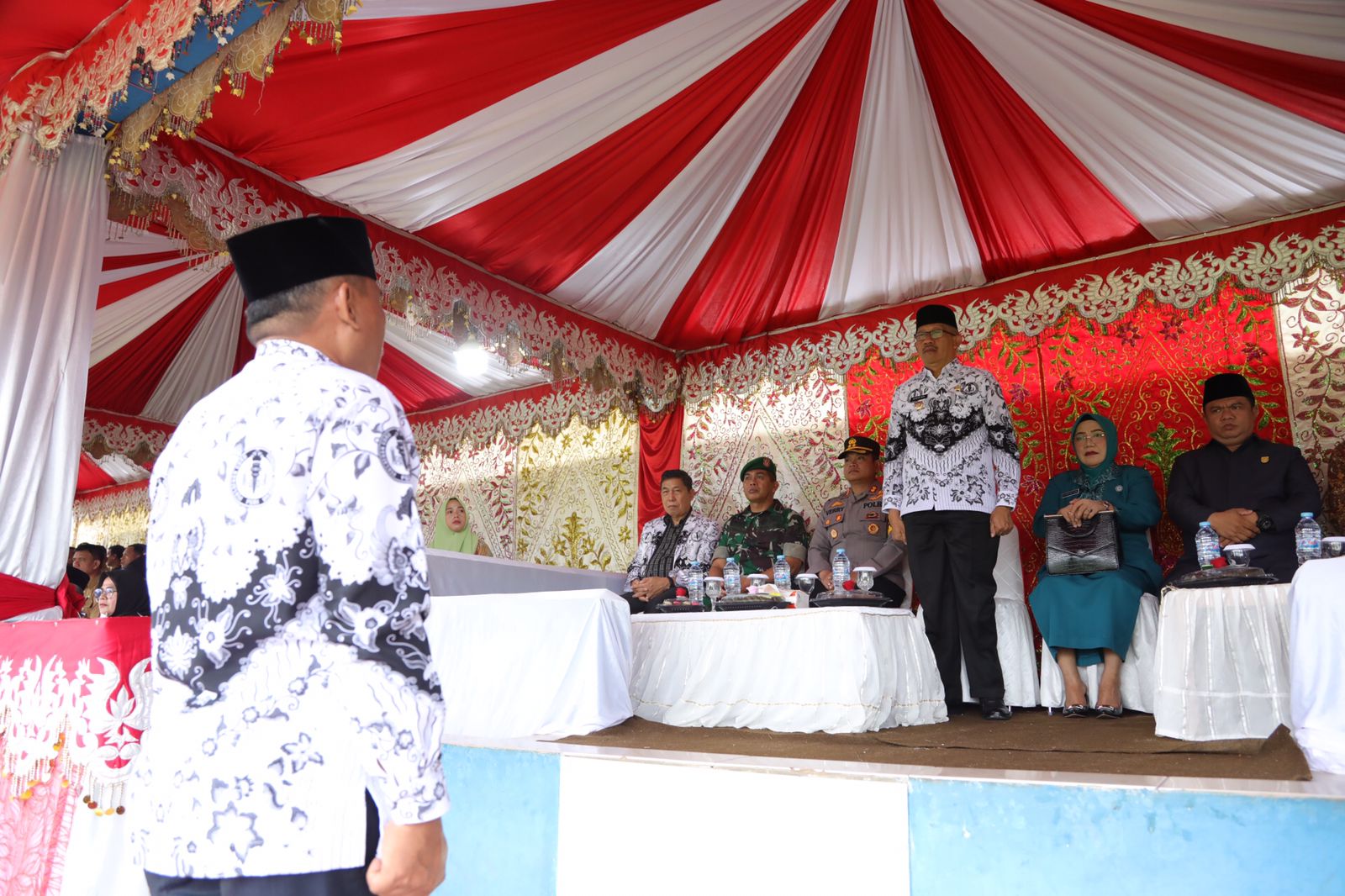 Pj. Wali Kota Kotamobagu Memimpin Peringatan Hari Guru Nasional, HUT PGRI, dan HUT KORPRI